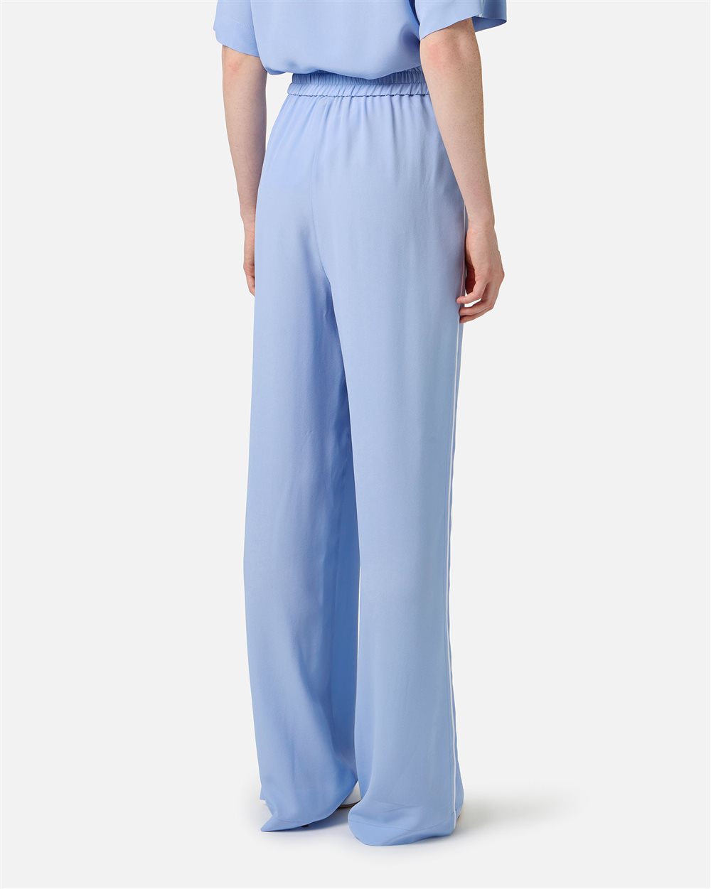Powder blue jogging fit pants in crepe de chine silk blend | ICEBERG