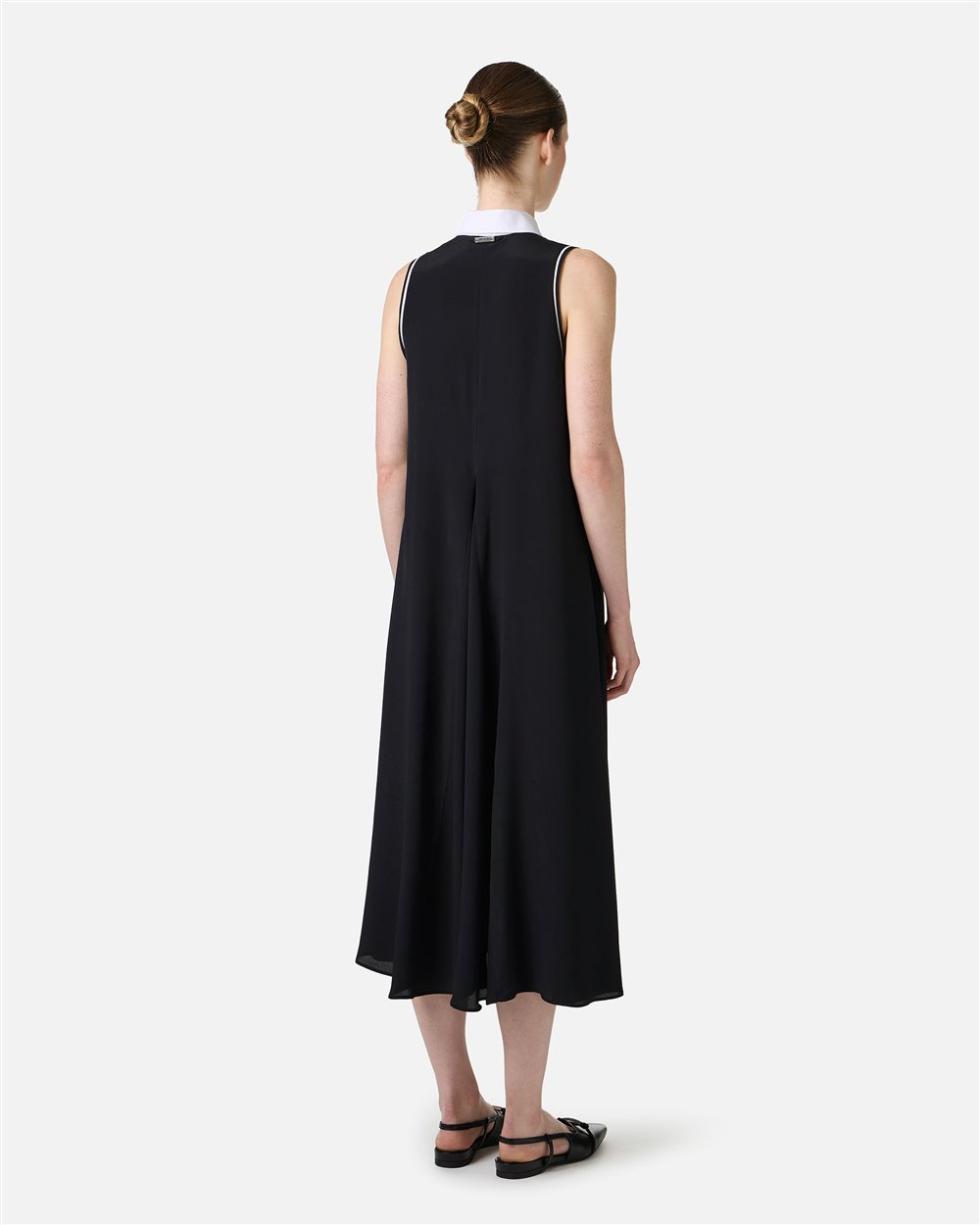 Black, relaxed fit sleeveless dress in silk-blend crepe de chine | ICEBERG